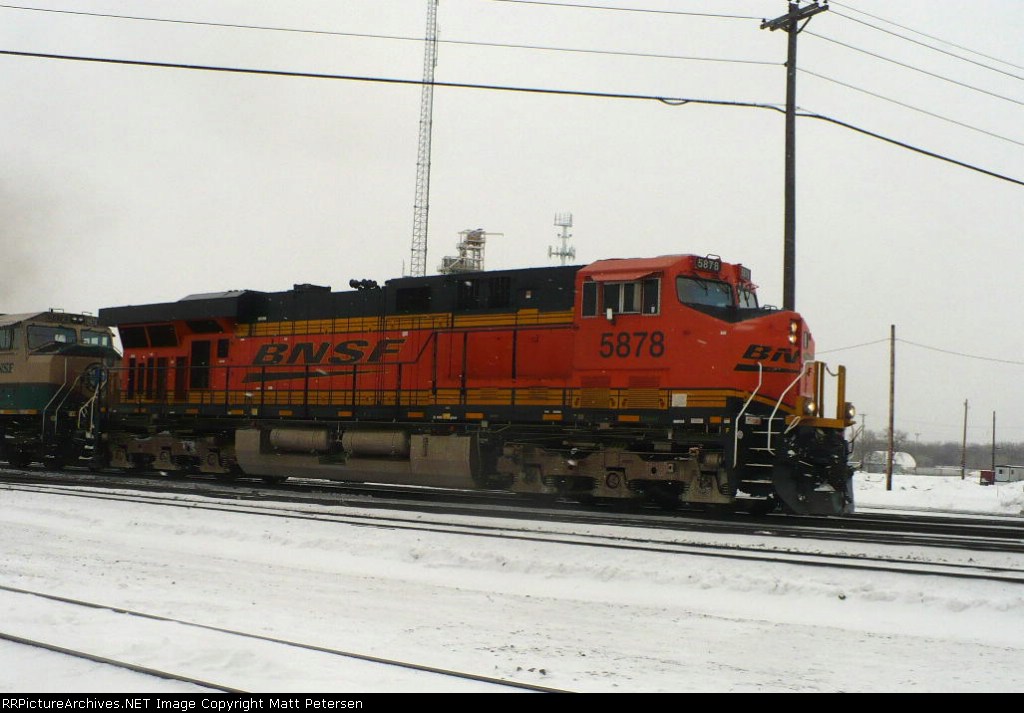 BNSF 5878